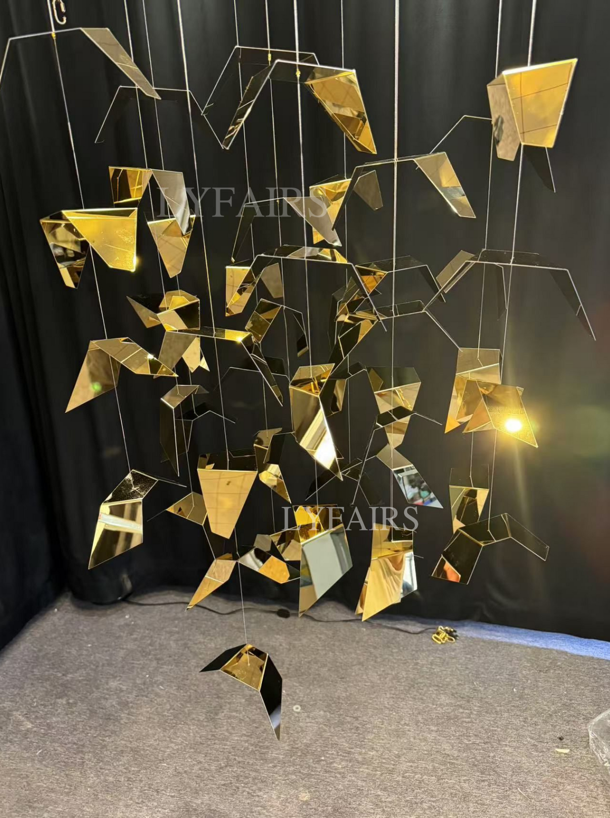Creative Golden Wings Origami Crane Floating Suspension Light Fixture for Hall/Hotel/Restaurant ...