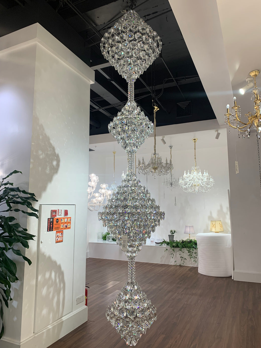 Luxury Three/Four Cone Crystal Chandelier for Staircase/Foyer/Hotel ...