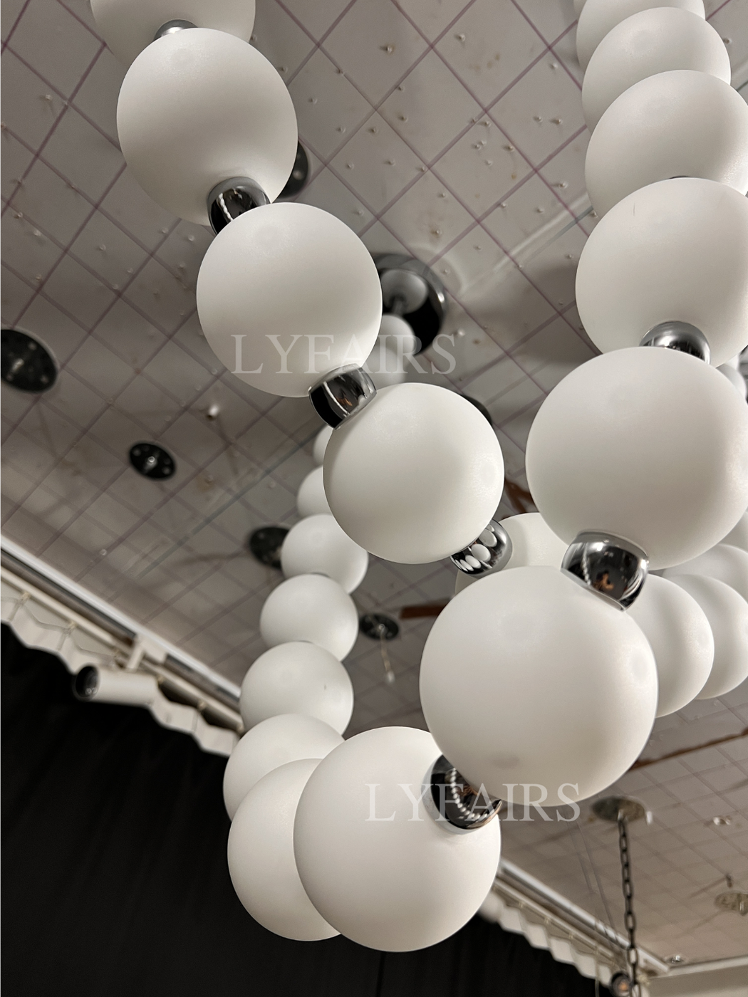 Modern Creative Pearl Necklace Chandelier — Lyfairs