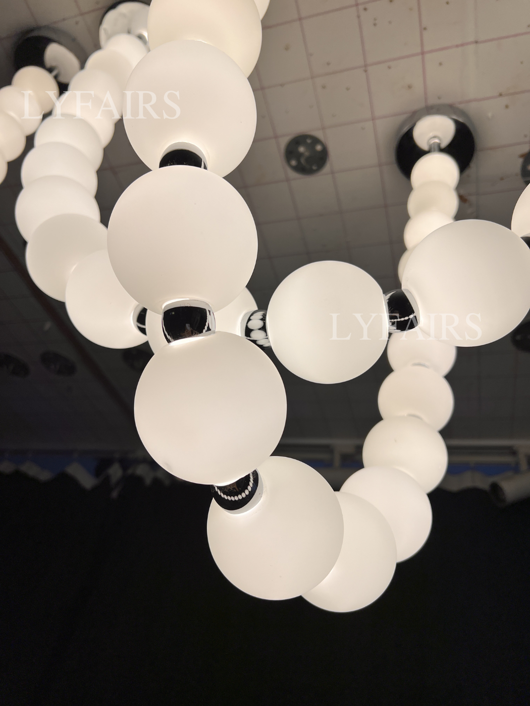 Modern Creative Pearl Necklace Chandelier — Lyfairs