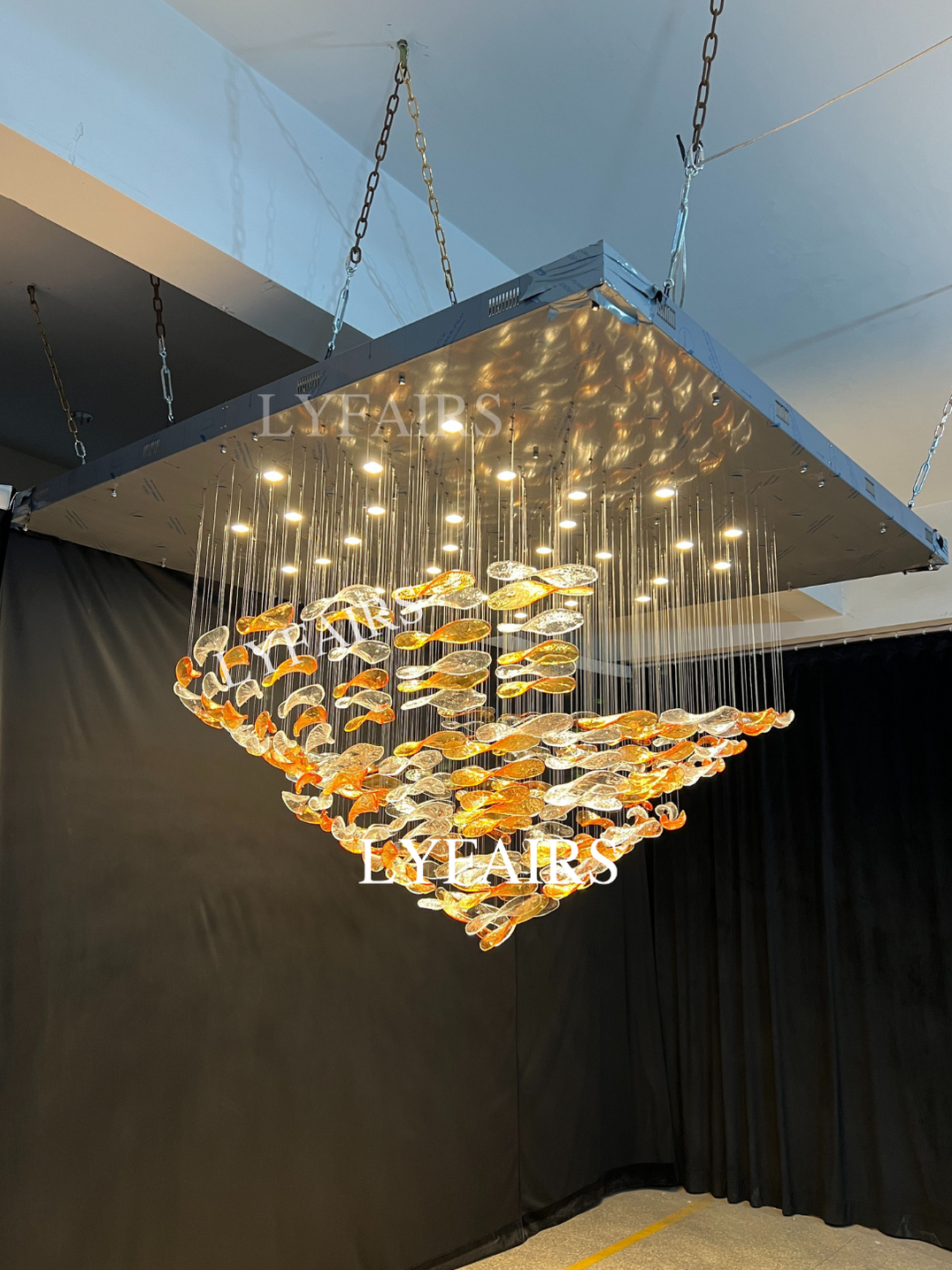 Luxury High-End Glass Leaves Floating Chandelier for Hotel/Villa/Livin ...