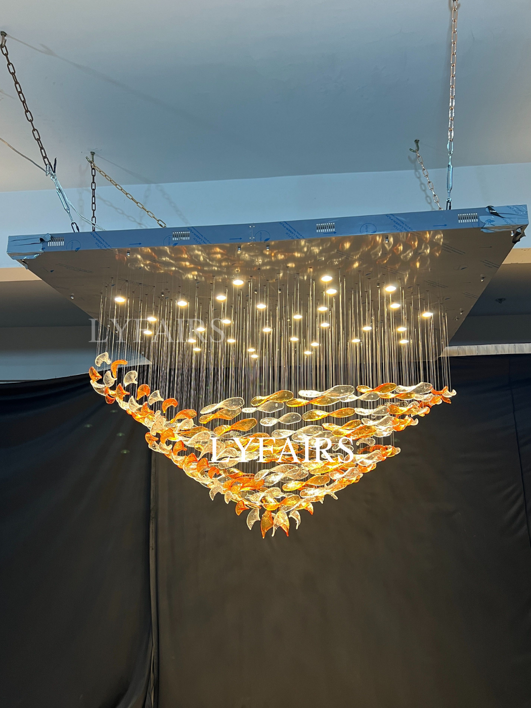 Luxury High-End Glass Leaves Floating Chandelier for Hotel/Villa/Livin ...