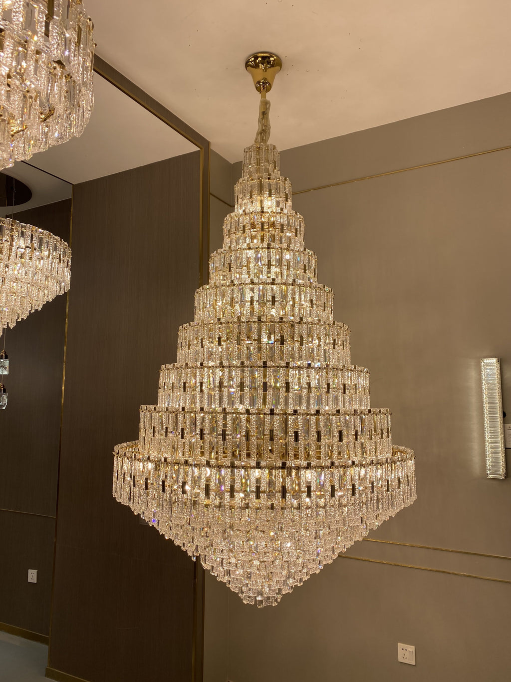 Luxury Chandelier — Lyfairs